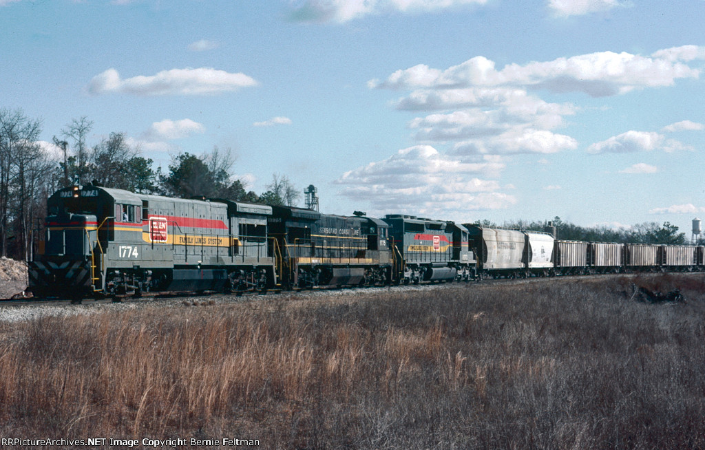 Seaboard System U36B's 1774 & 1775 and SD40-2 #8072 lead a northbound